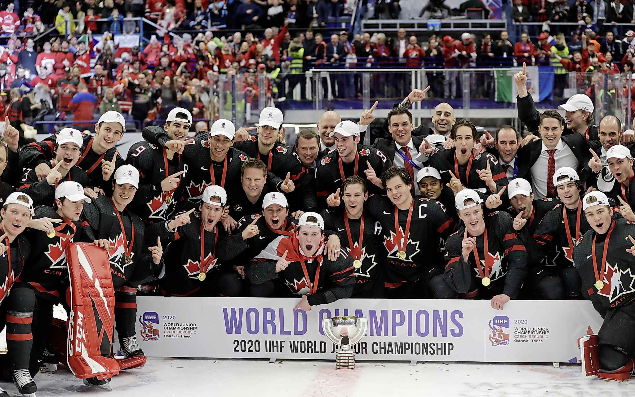 Thomas, Hayton lead Canada over Russia in gold-medal game at world ...