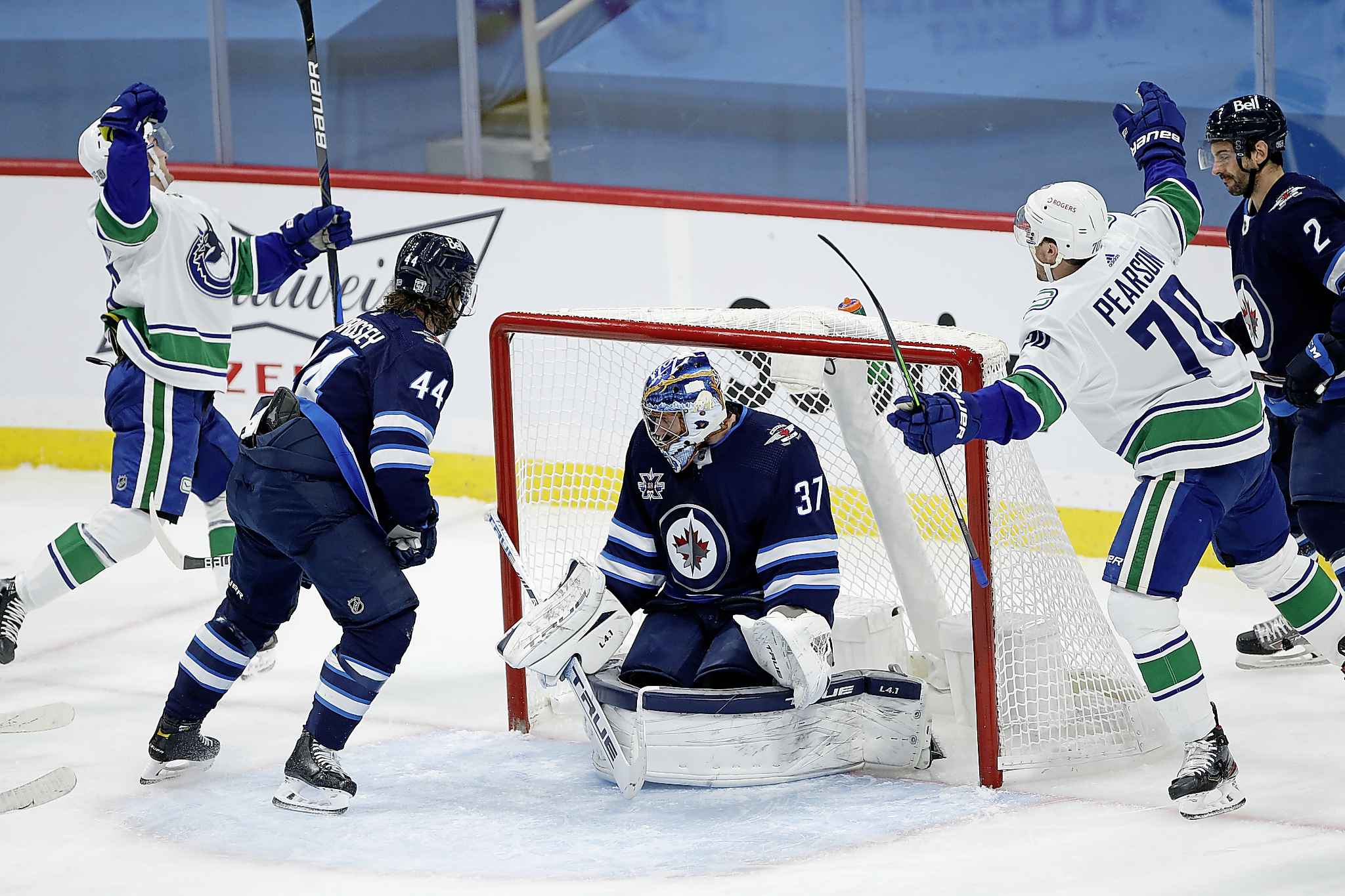 Jets lose to Canucks 4-1 – Winnipeg Free Press