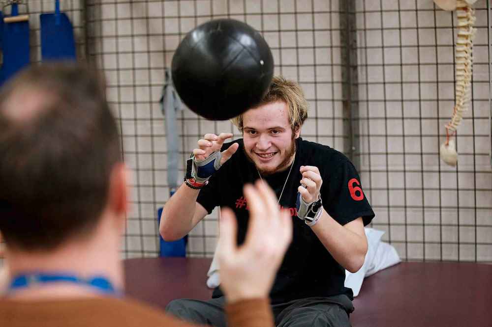 ‘Lucky to be here:’ Paralyzed Winnipeg hockey player trains for success ...