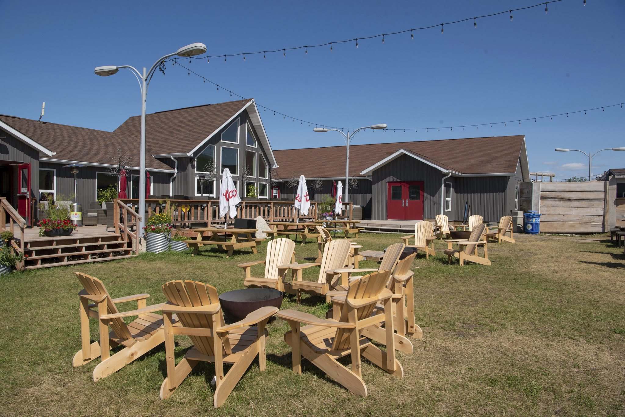 Hill springs into summer – Winnipeg Free Press