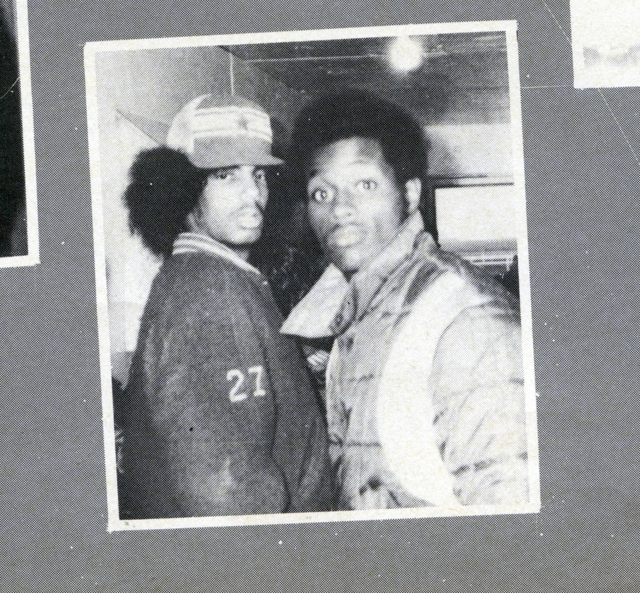 Bonded under the basket – Winnipeg Free Press