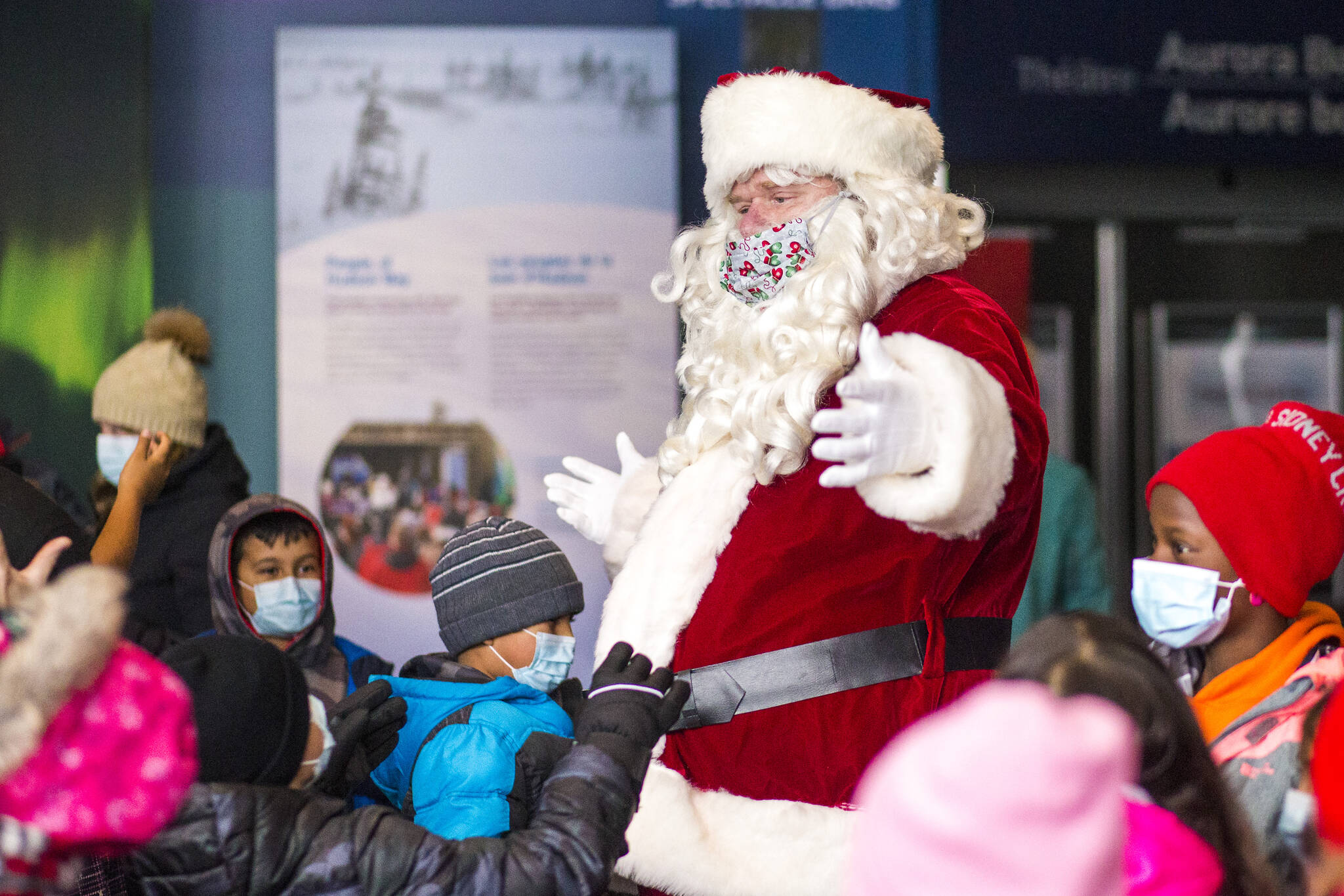 Santa delivers smiles – Winnipeg Free Press
