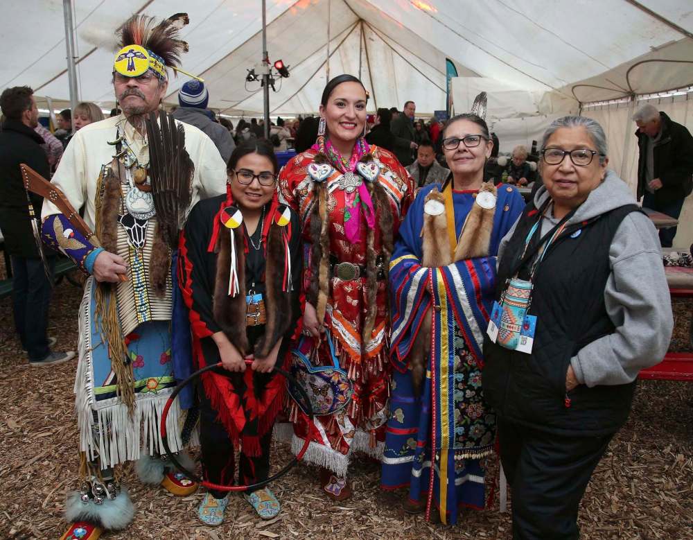 Social page – Winnipeg Free Press