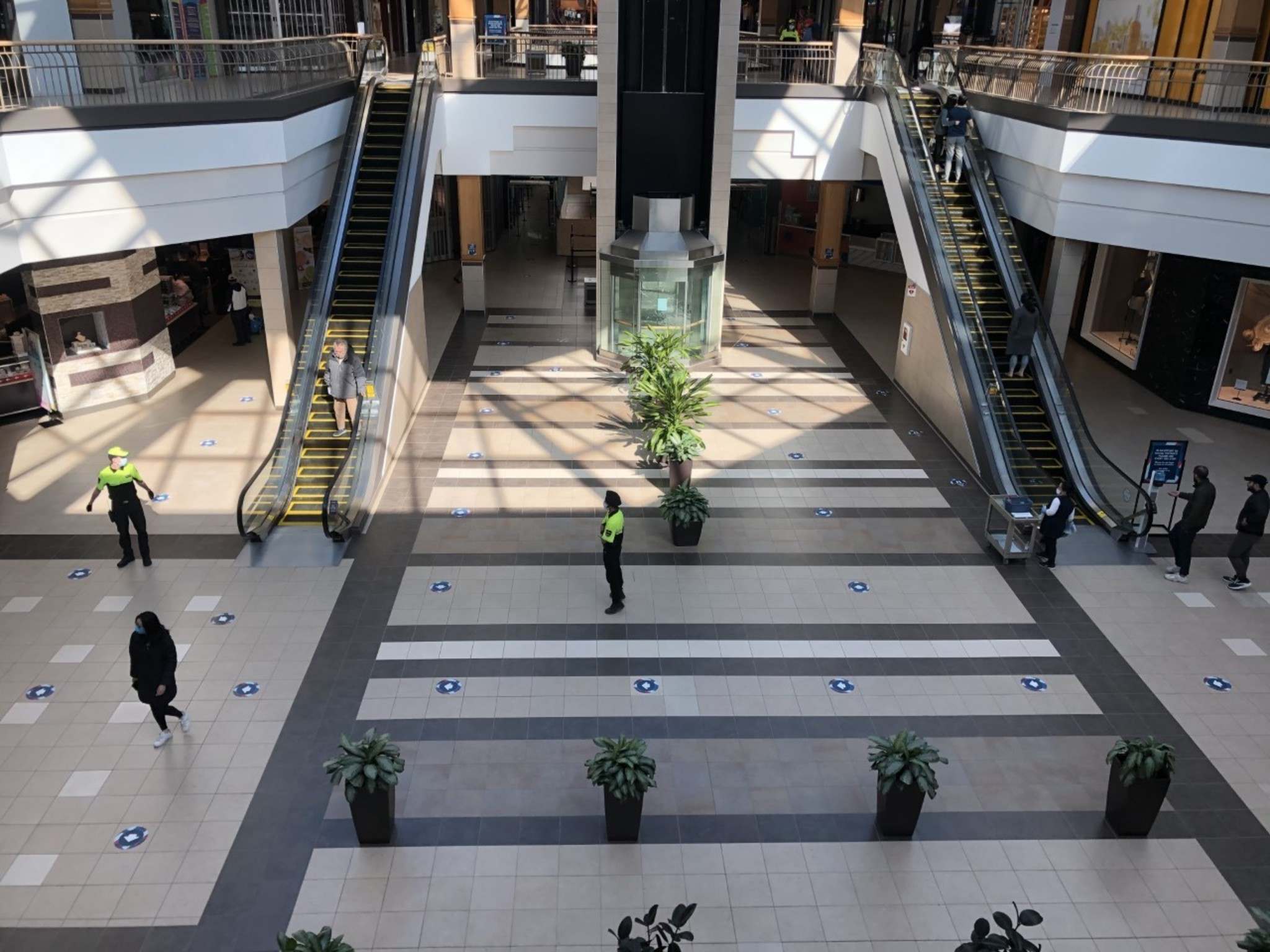 Mall shopping a new experience during pandemic – Winnipeg Free Press
