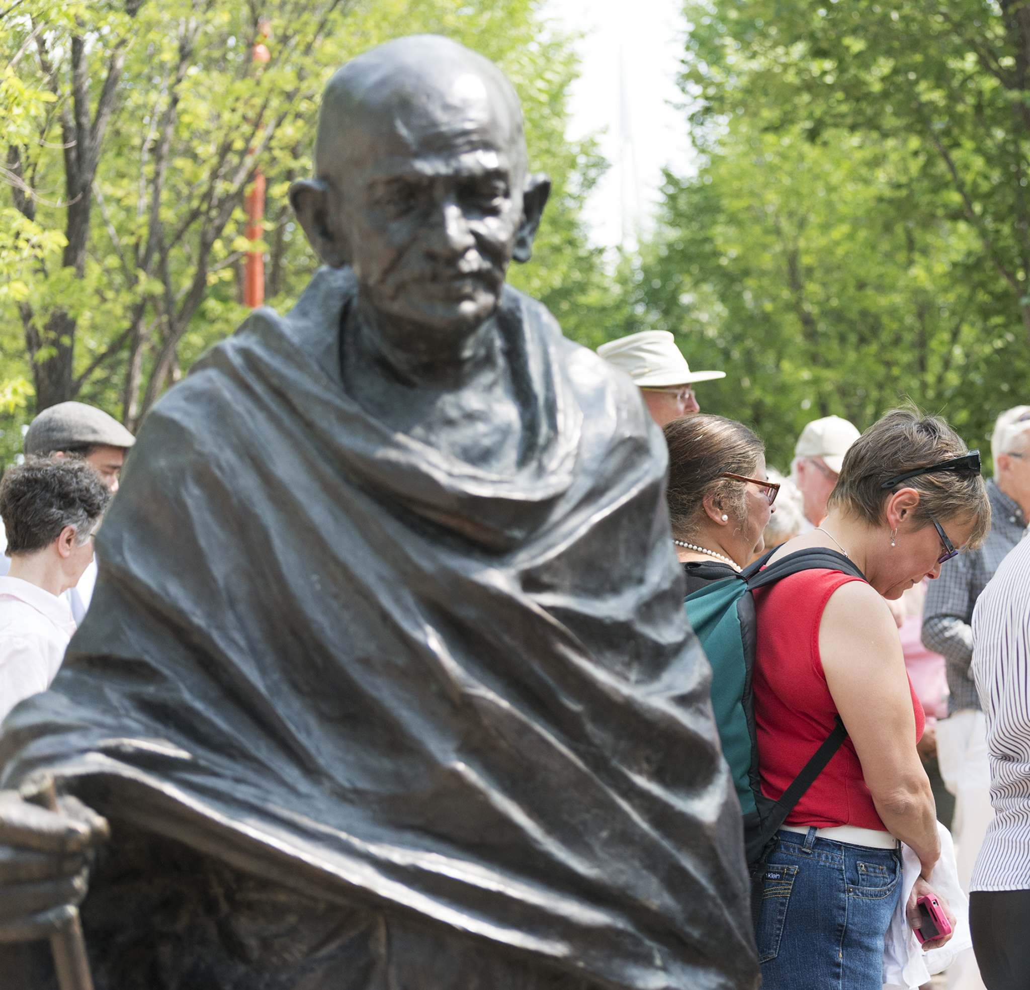 Winnipeg monuments cast dark shadows – Winnipeg Free Press