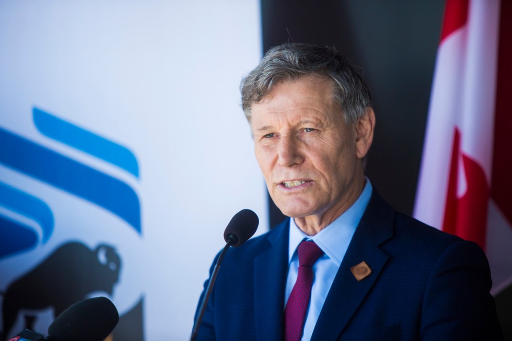 311 to offer lifeline for seniors – Winnipeg Free Press