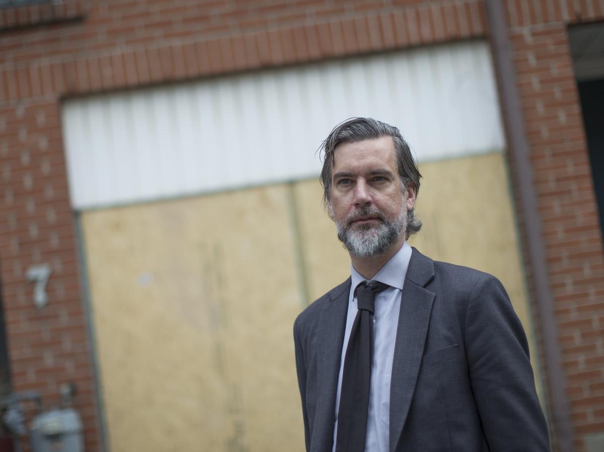 Restaurant servers are the only adult front line workers making less ...