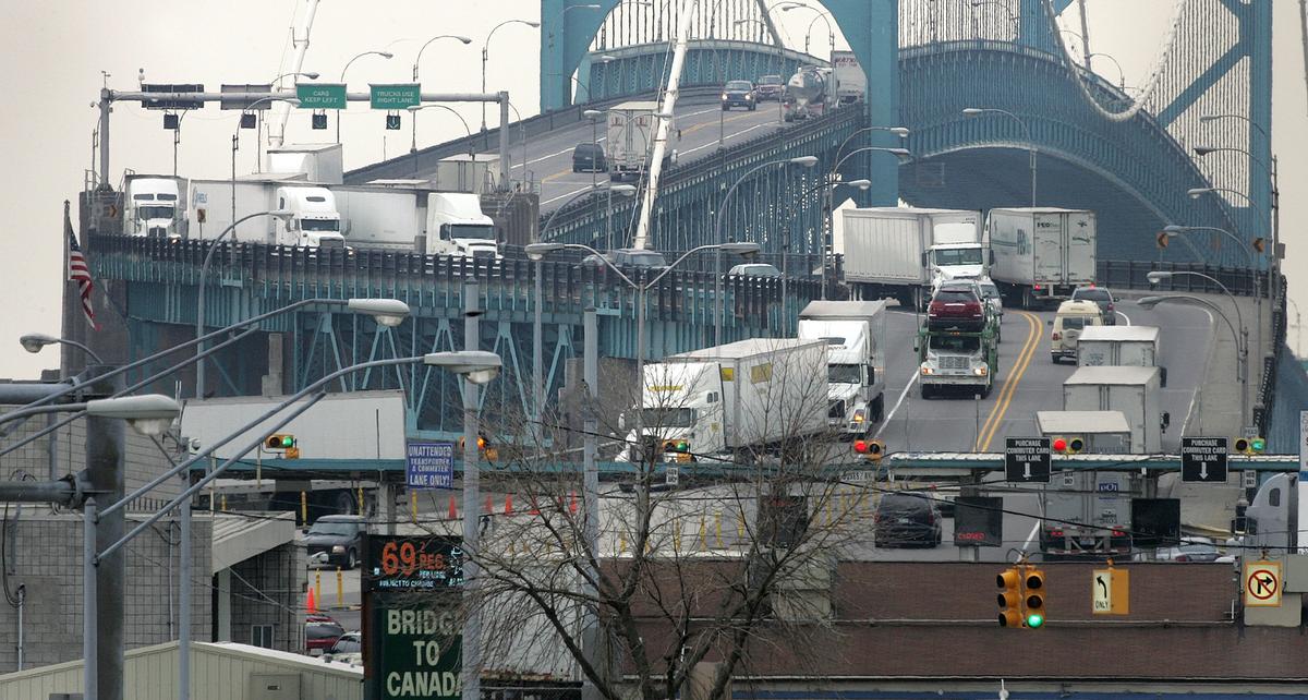 Deal with border agents ends traffic snarl-up, as Canada reopens to U.S ...