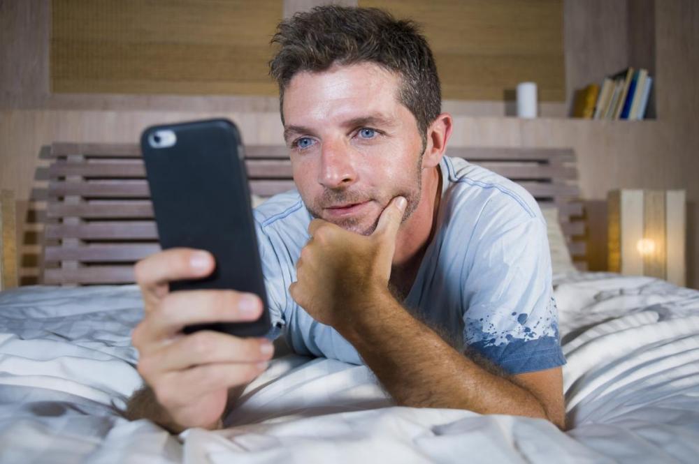 How to spot a love-bomber and what to do if you’re involved with one ...