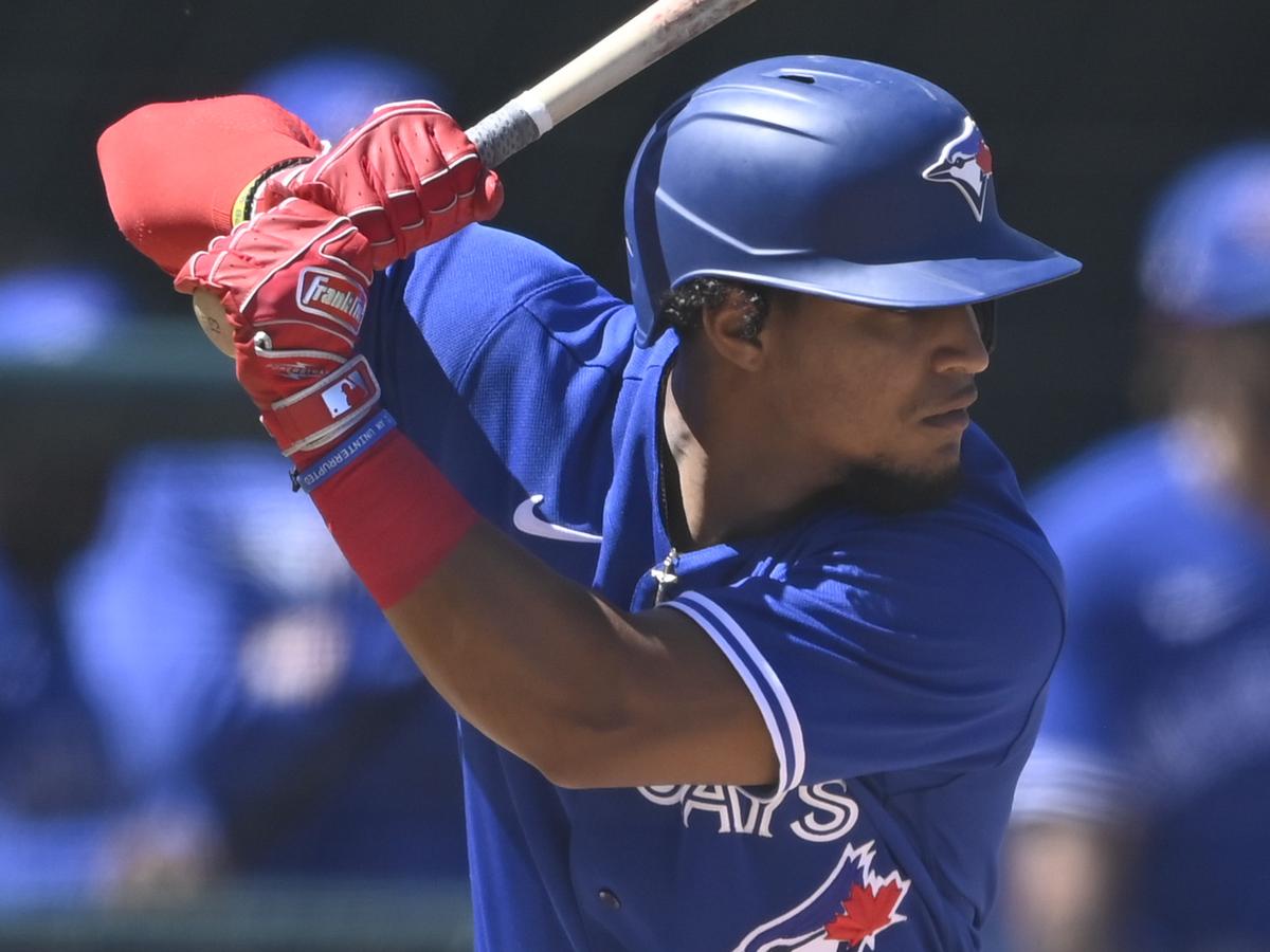 Blue Jay Santiago Espinal meets his hero, and connects with a few ...