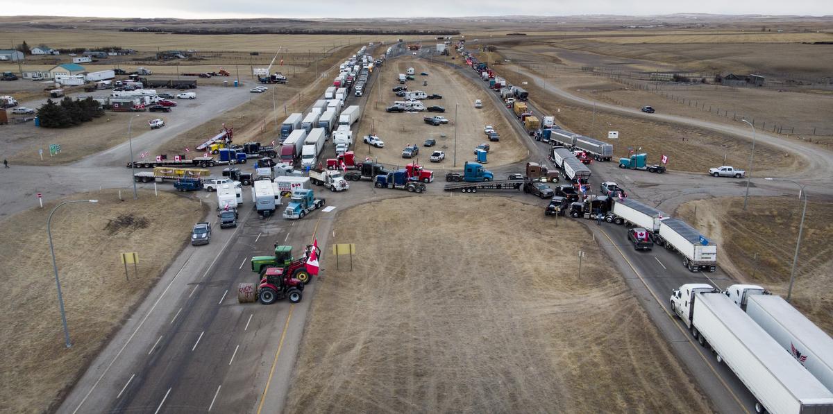 Tensions rise amid trucker blockade at Alberta border crossing ...