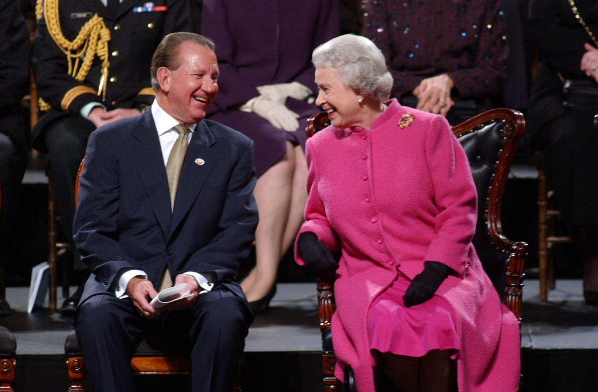 Pages of the past: Queen Elizabeth visits Toronto – Winnipeg Free Press