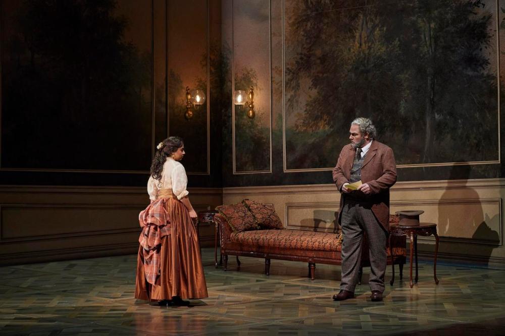 Baritone Simone Piazzola celebrates 200 performances as Giorgio Germont ...