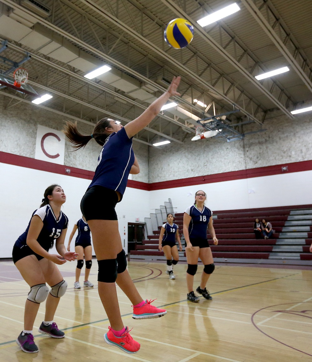 High school volleyball: Daniel McIntyre Maroons vs. Grant Park Pirates ...