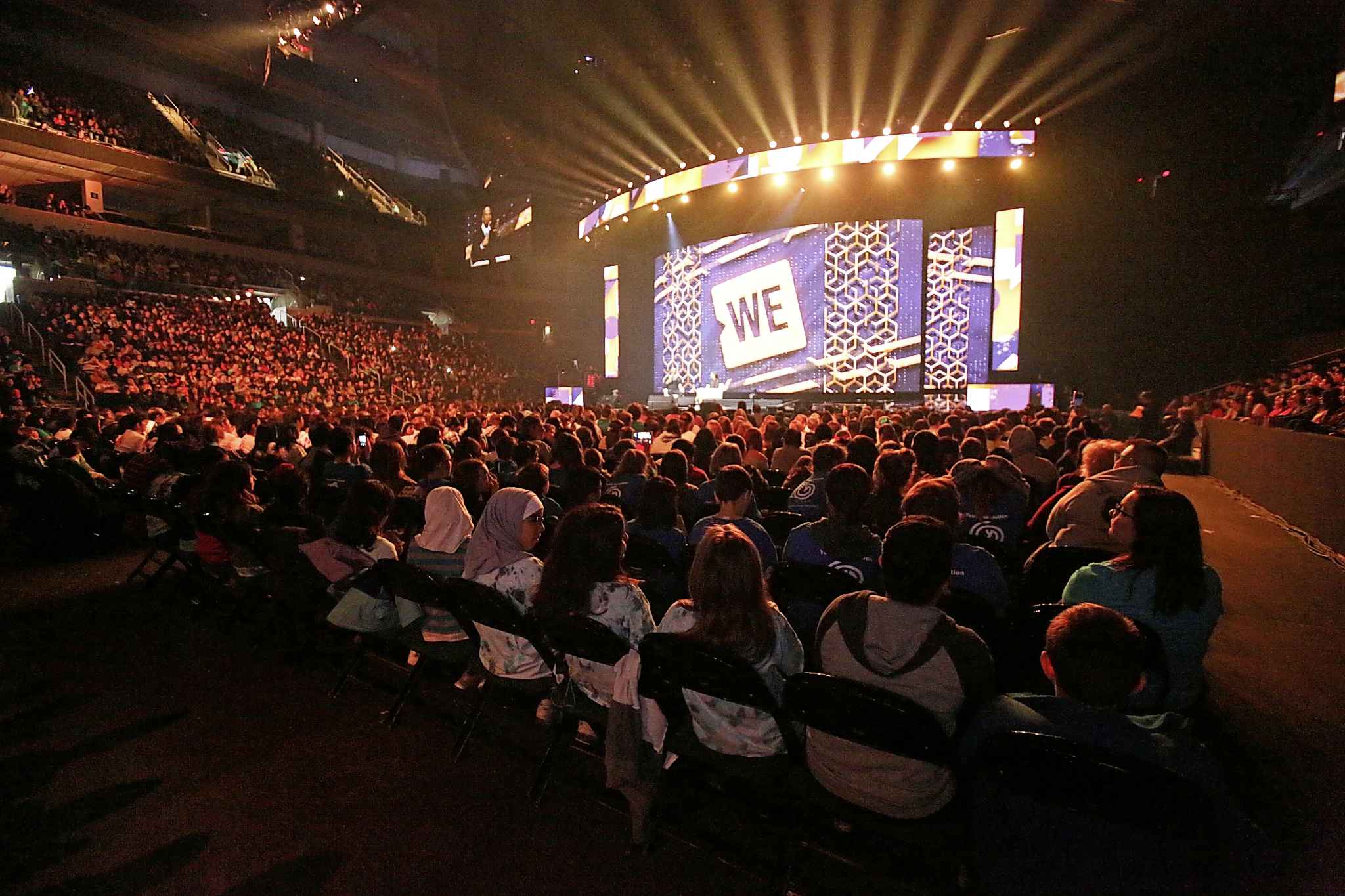 Thousands of kids pack Bell MTS Place for We Day 2018 – Winnipeg Free Press