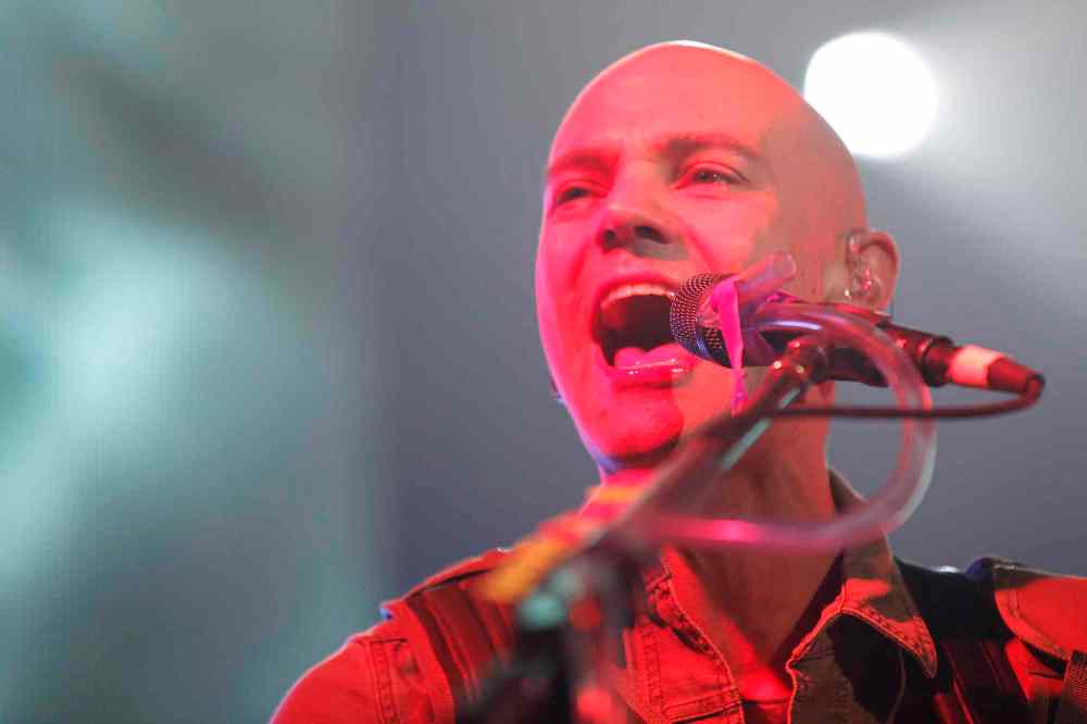 Hedley rocks the MTS Centre – Winnipeg Free Press