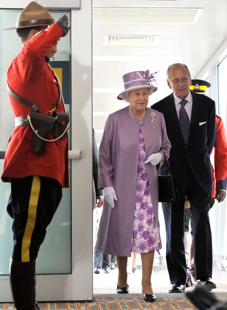 Royal receptions: A look back at Queen Elizabeth’s visits to Manitoba ...