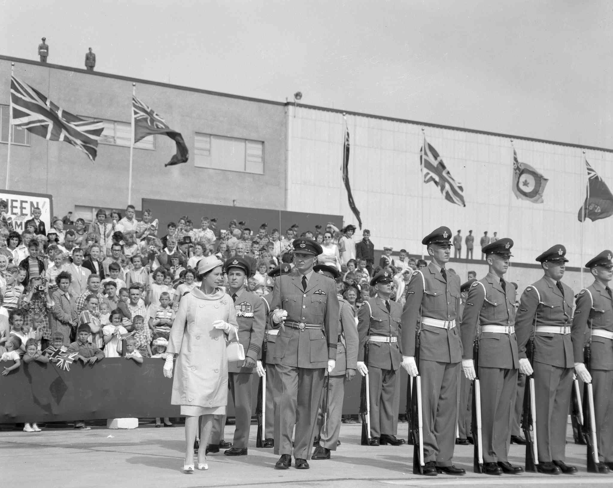 Royal receptions: A look back at Queen Elizabeth’s visits to Manitoba ...