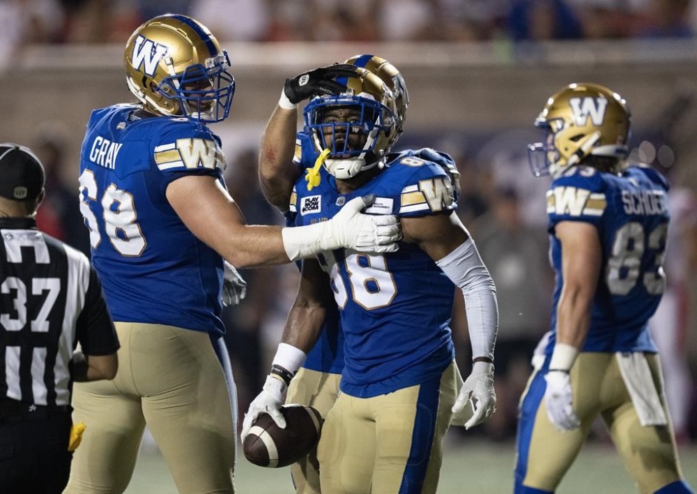 Blue Bombers dominate fourth quarter, stay undefeated with 35-20 win ...