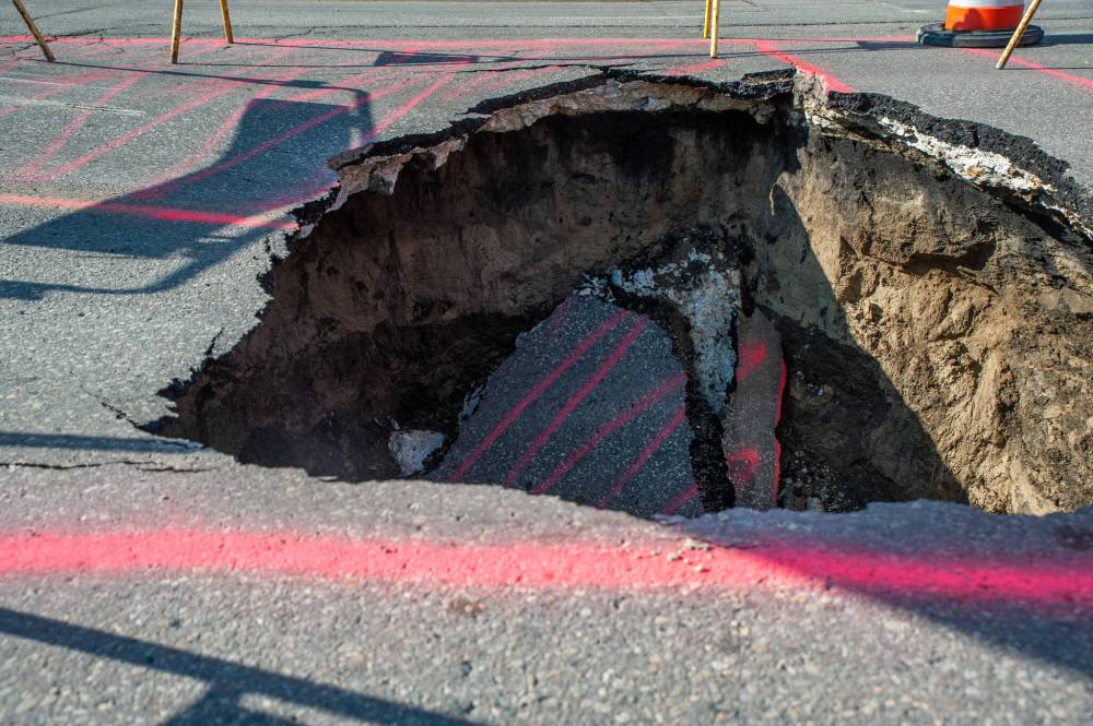 Second sinkhole strikes city streets – Winnipeg Free Press
