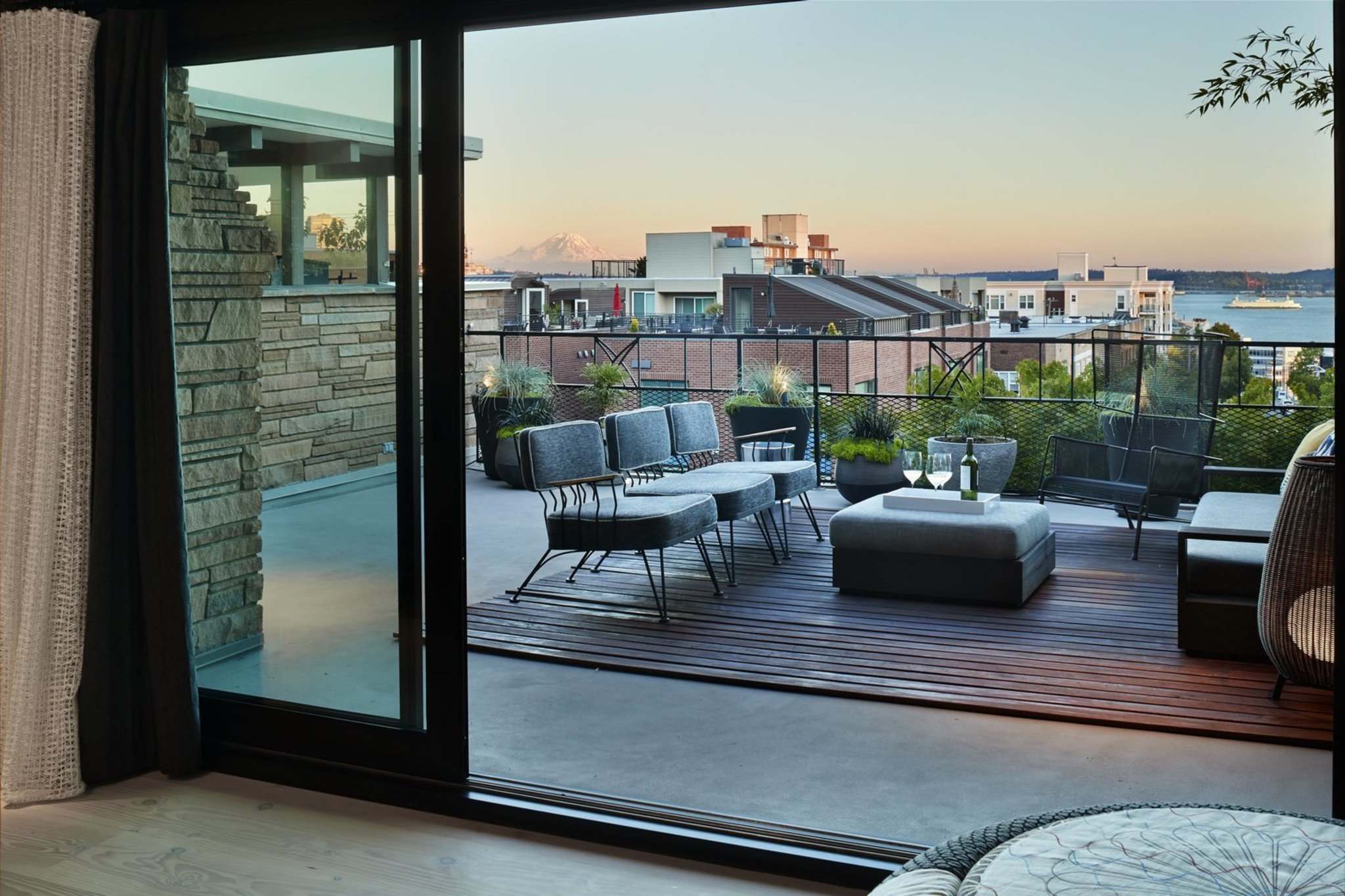 Authentically cool condo – Winnipeg Free Press