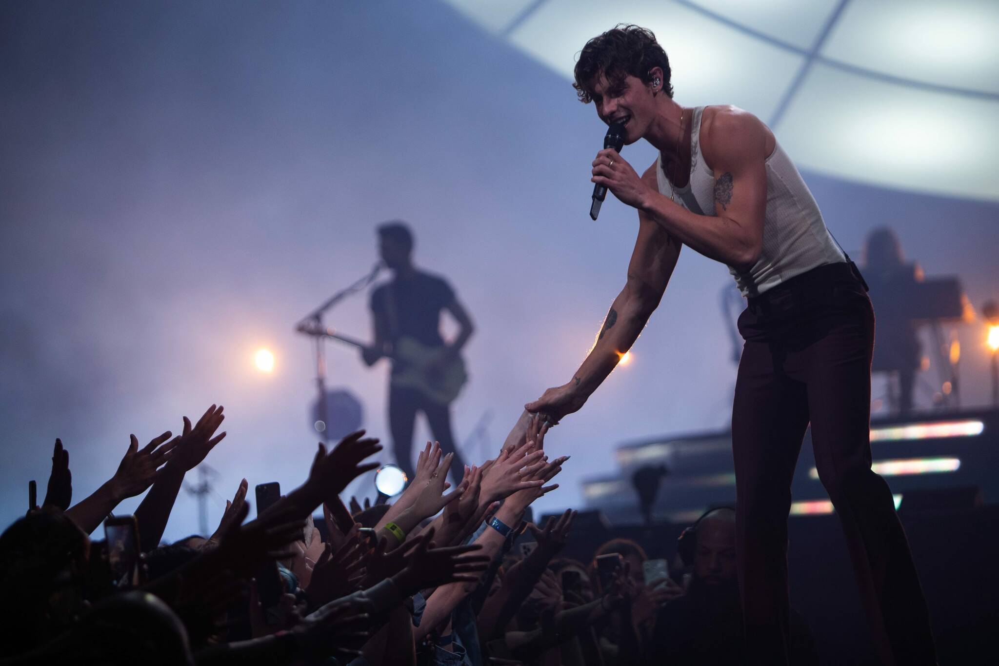 Shawn Mendes spreads his wings in latest world tour – Winnipeg Free Press