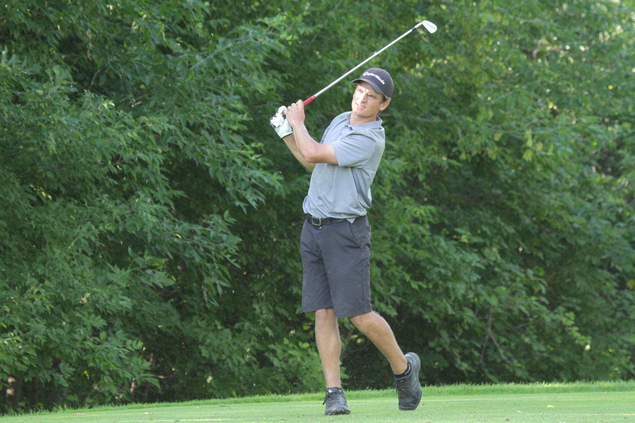 Kuntz hangs on to win amateur – Winnipeg Free Press