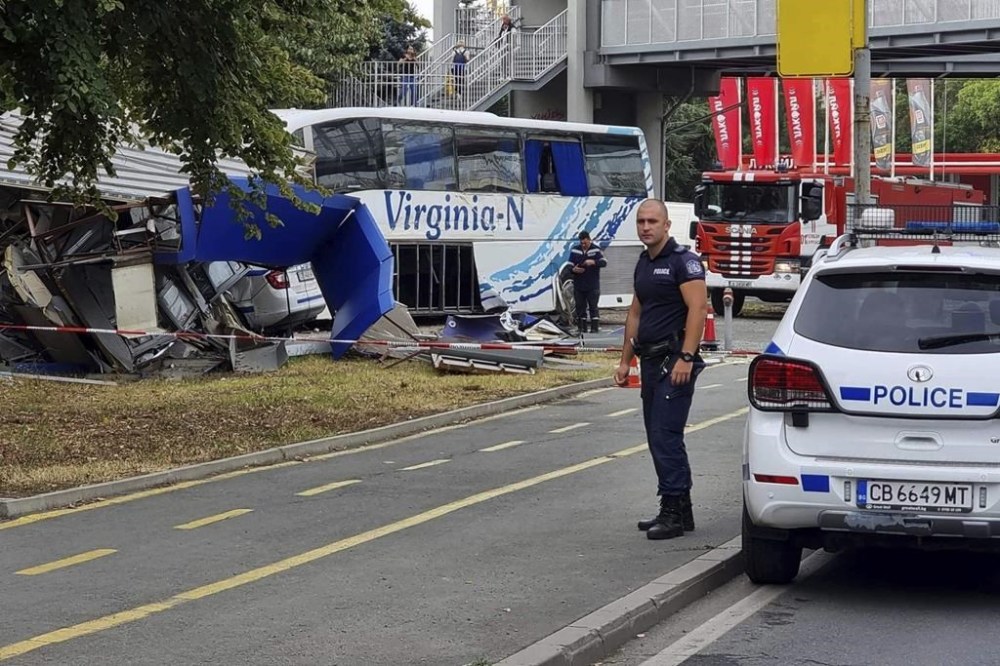 2 Bulgarian police killed by speeding bus carrying migrants – Winnipeg ...