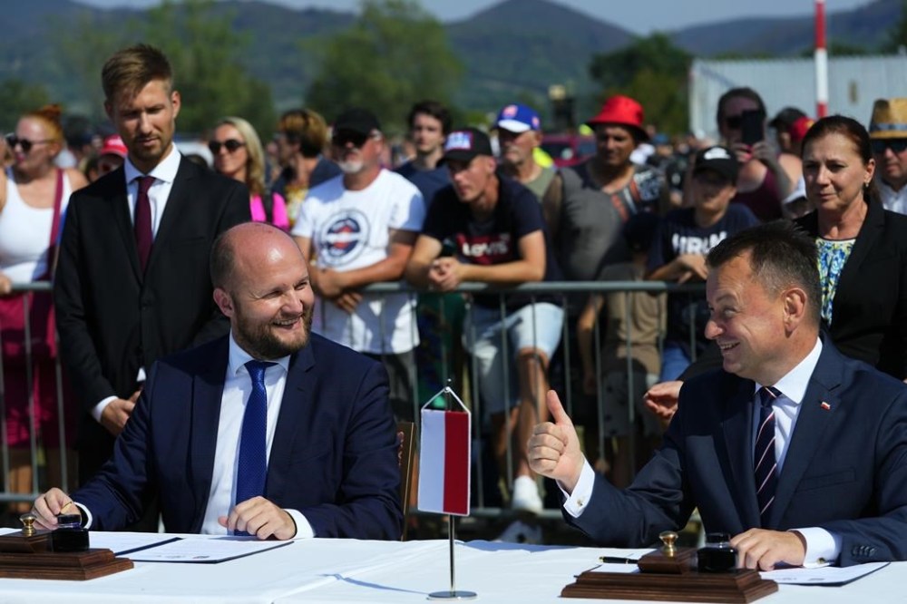 Poles, Czechs vow to protect Slovak airspace as MiGs retired – Winnipeg ...