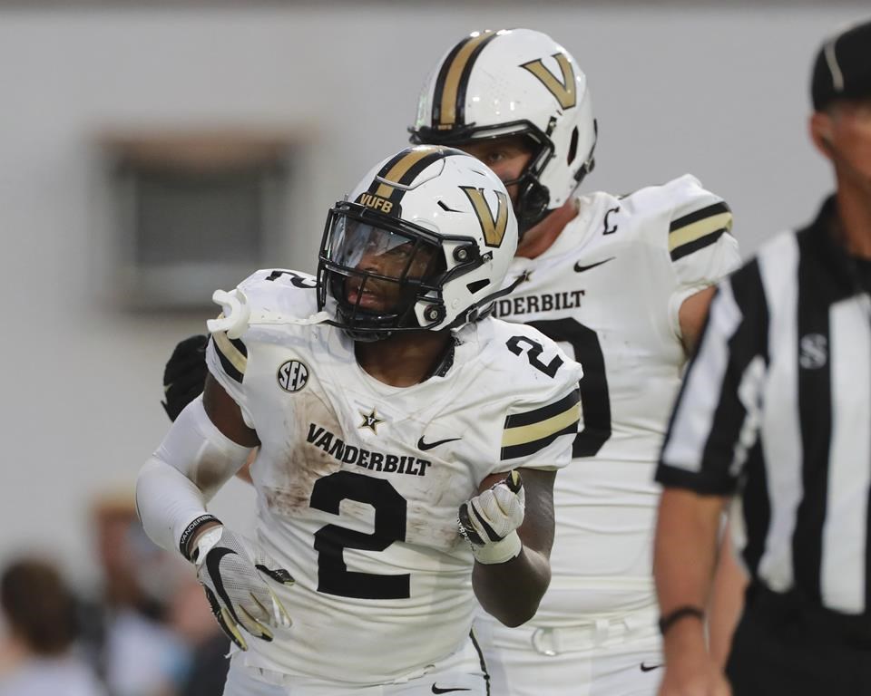Wright ignites Vanderbilt in 63-10 romp over Hawaii – Winnipeg Free Press