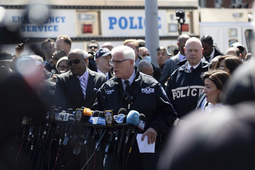CNN hires ex-NYPD official, intelligence expert John Miller – Winnipeg ...