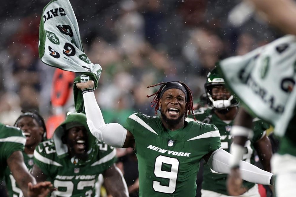 Kwon Alexander having ‘legendary’ effect on Jets as leader – Winnipeg ...