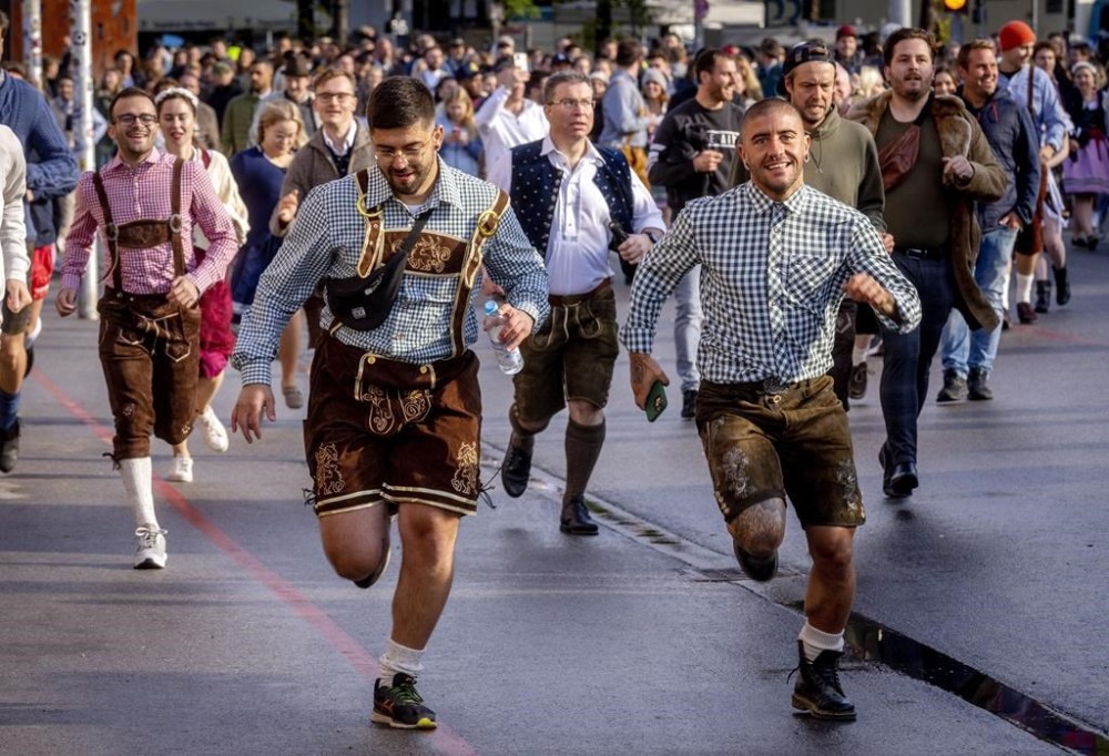 It’s tapped: Germany’s Oktoberfest opens after 2-year hiatus – Winnipeg ...