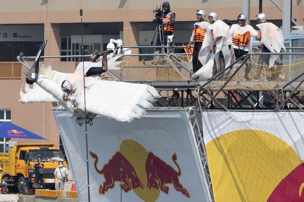 Taiwanese fly and flop for fun in Red Bull glider contest – Winnipeg ...