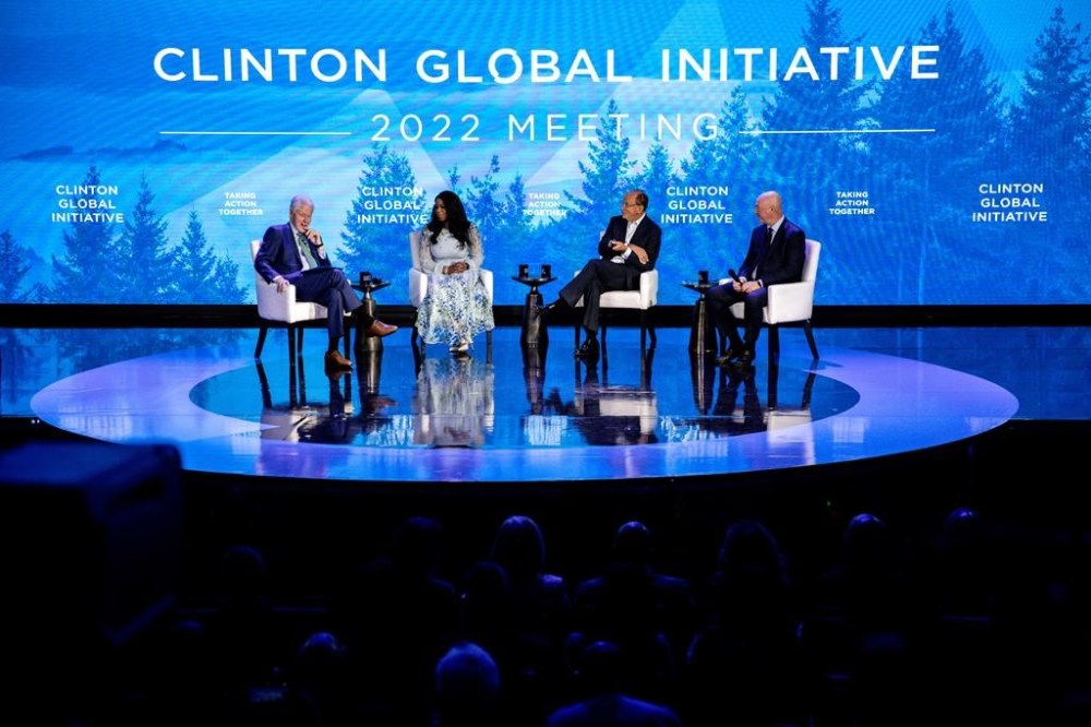 Bill Clinton: ‘The world’s on fire,’ but teamwork can help – Winnipeg ...