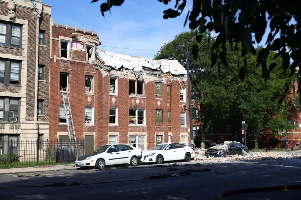 Officials: 8 injured in Chicago apartment building explosion – Winnipeg ...