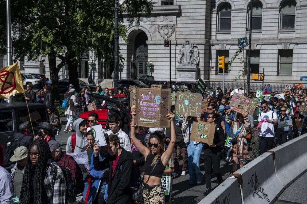 Afraid and anxious, young protesters demand climate action – Winnipeg ...