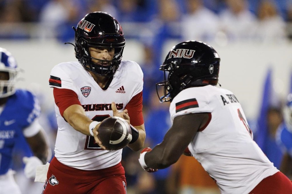 Levis’ 4 TDs help No. 8 Kentucky hold off Northern Illinois – Winnipeg ...