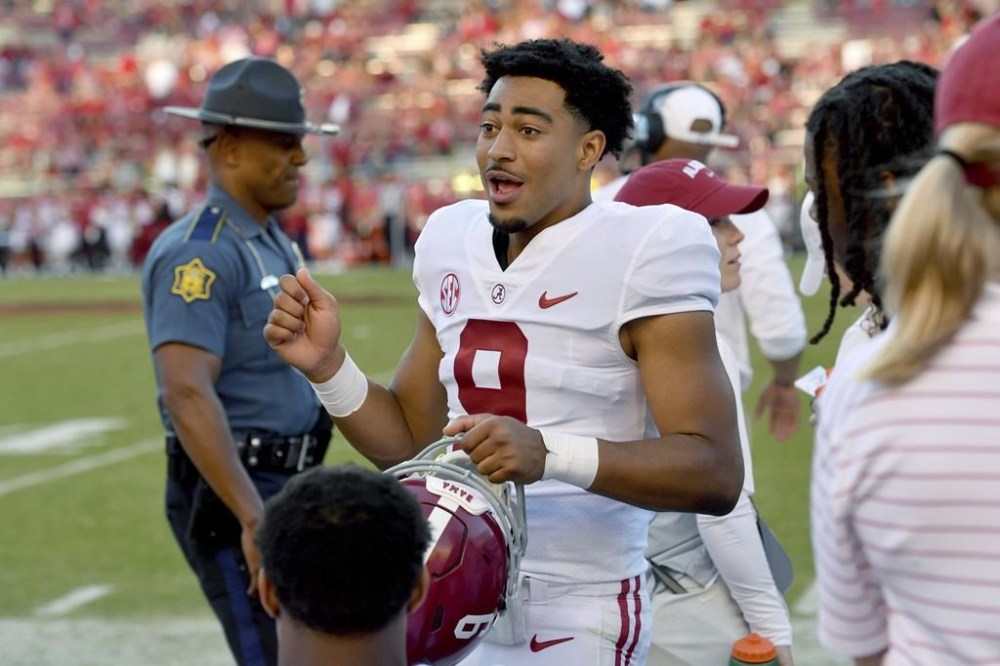 Alabama QB Bryce Young exits with AC joint shoulder injury – Winnipeg ...