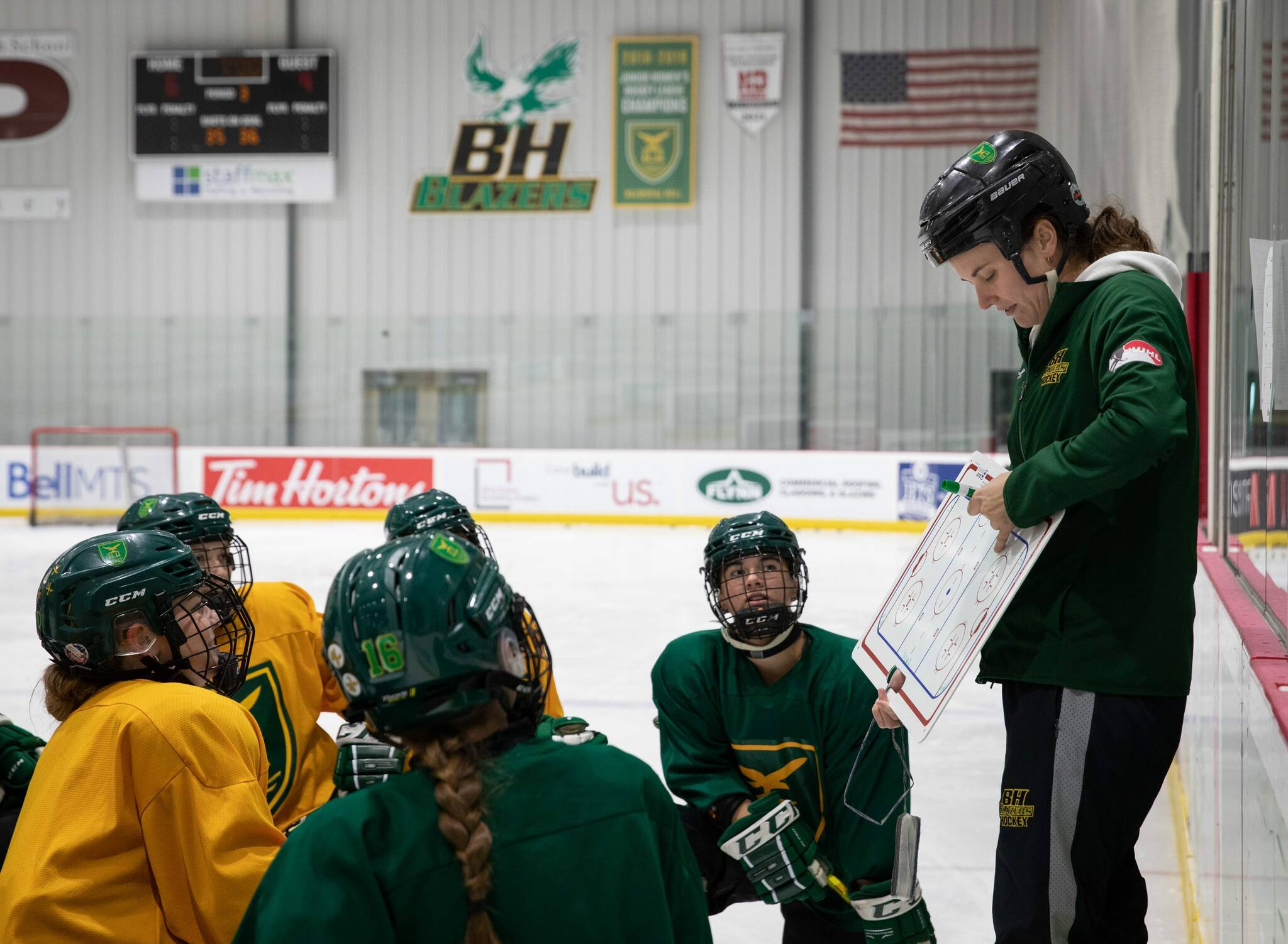 Balmoral Hall pucksters blazing their way to the top – Winnipeg Free Press