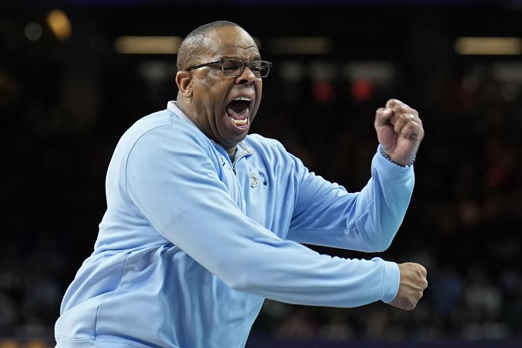 Davis gets new deal, raise with No. 1 UNC after 1st-year run – Winnipeg ...