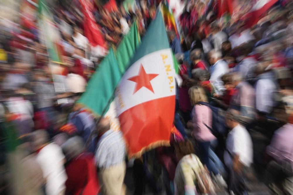 Hundreds of anti-fascists march in Mussolini’s birthplace – Winnipeg ...