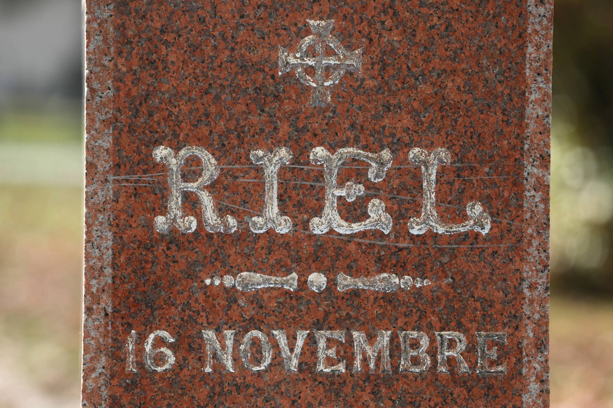 Riel gravestone defaced, suspect sought – Winnipeg Free Press
