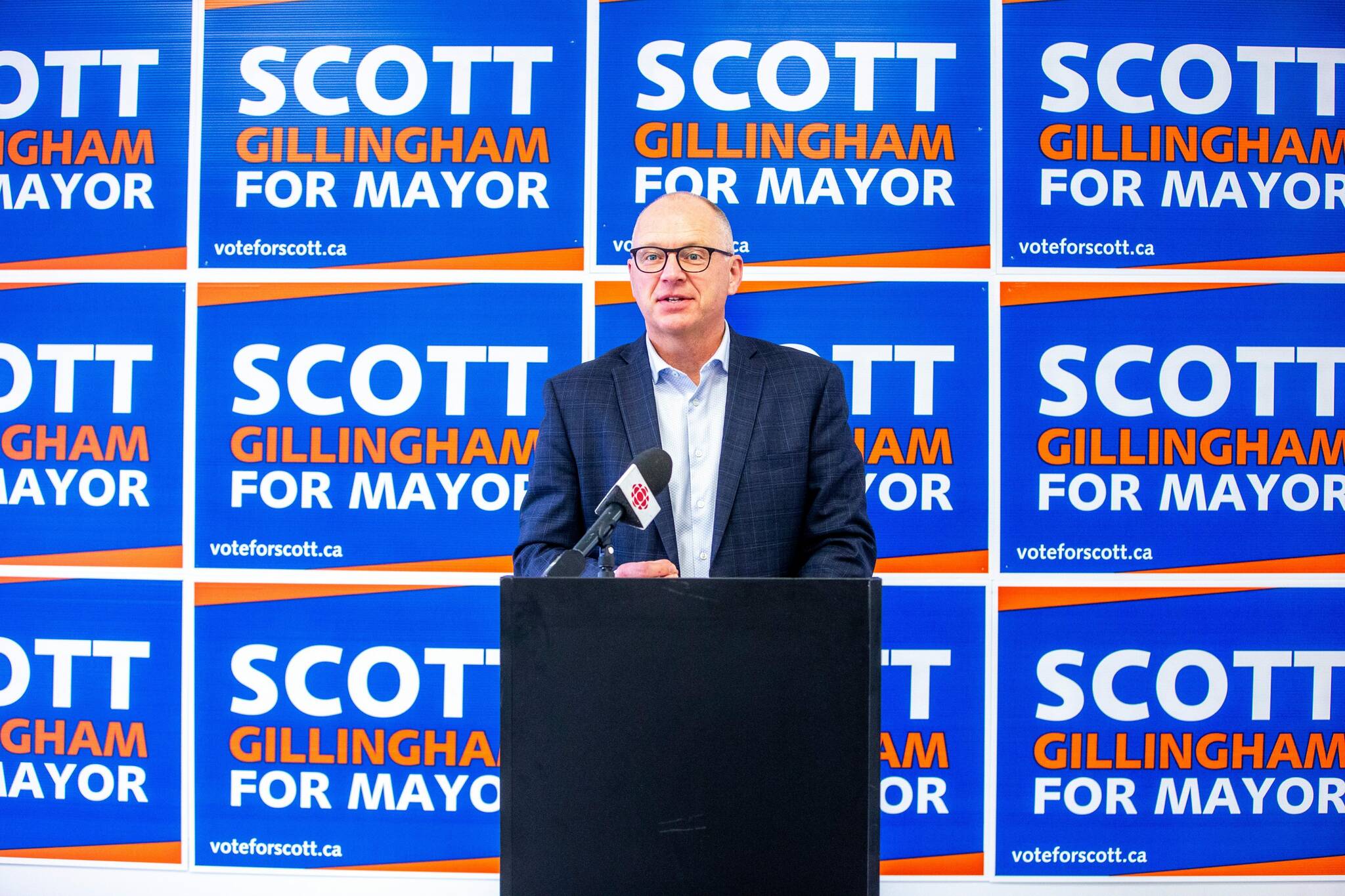Gillingham comes out swinging against Murray – Winnipeg Free Press
