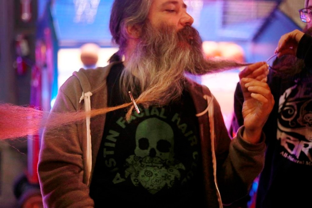 Claim of new world record for longest beard chain in Wyoming – Winnipeg ...