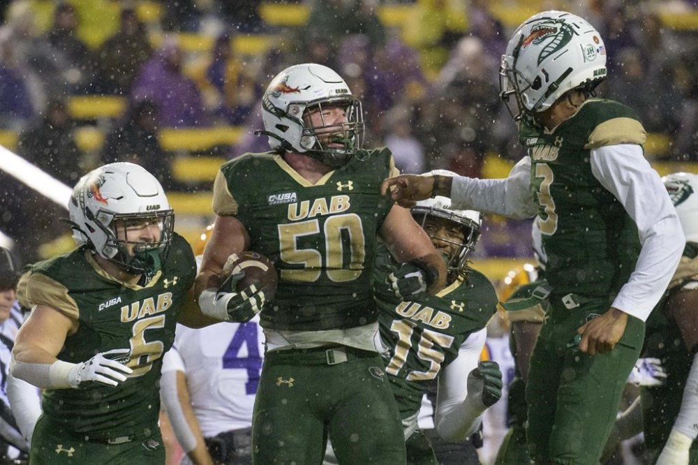 Daniels, Cain power No. 6 LSU to 41-10 victory over UAB – Winnipeg Free ...