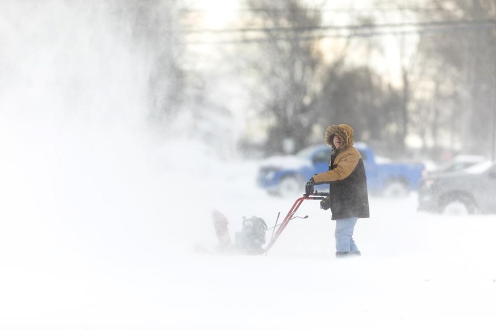 Wintry weekend weather sends wind gusts, thick blanket of snow over parts of Ontario – Winnipeg ...