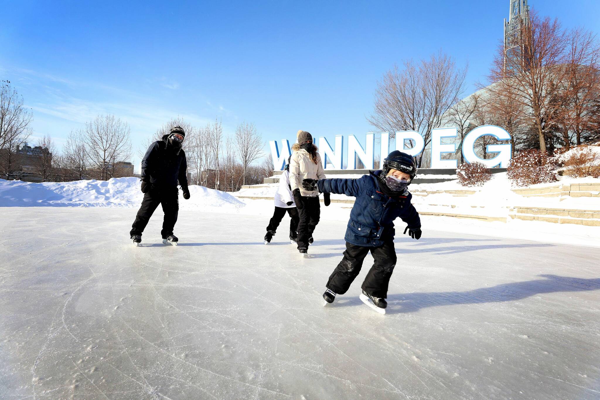 The Forks embraces winter – Winnipeg Free Press