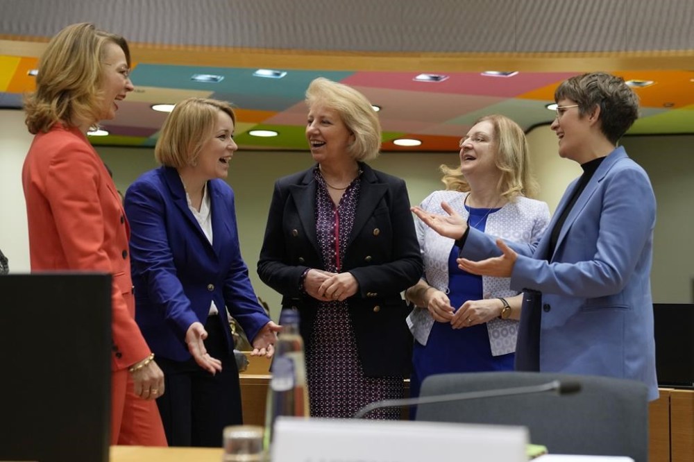 EU member states agree to give Bosnia candidate status – Winnipeg Free ...