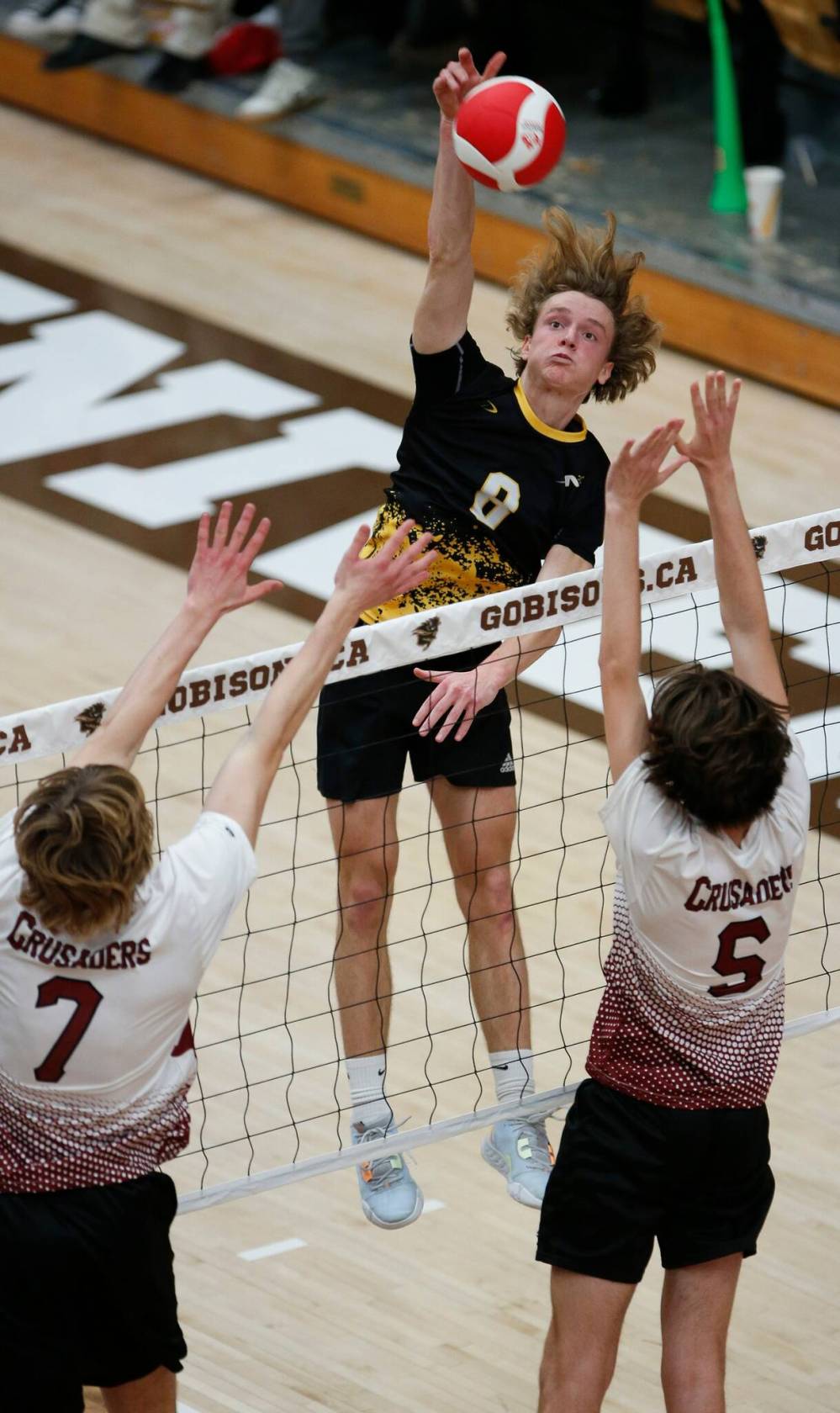 Huskies battle back to claim crown – Winnipeg Free Press